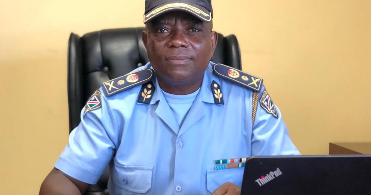 Outgoing Omusati Commander Commissioner Shikongo hands over instruments ...