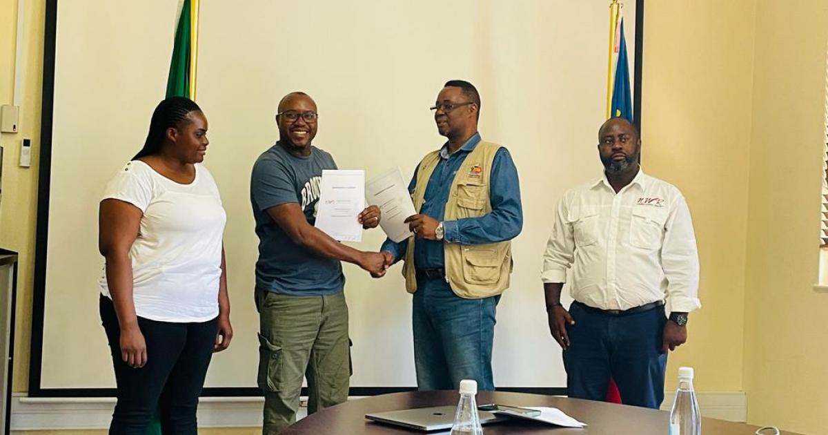 NWR, NAPWU sign new wage agreement to increase several benefits of ...