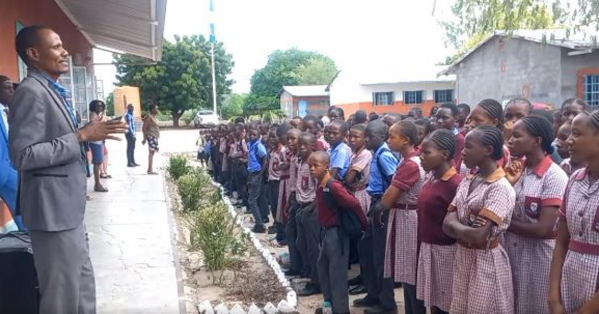 Ohangwena Regional Council reiterates commitment to support teachers ...